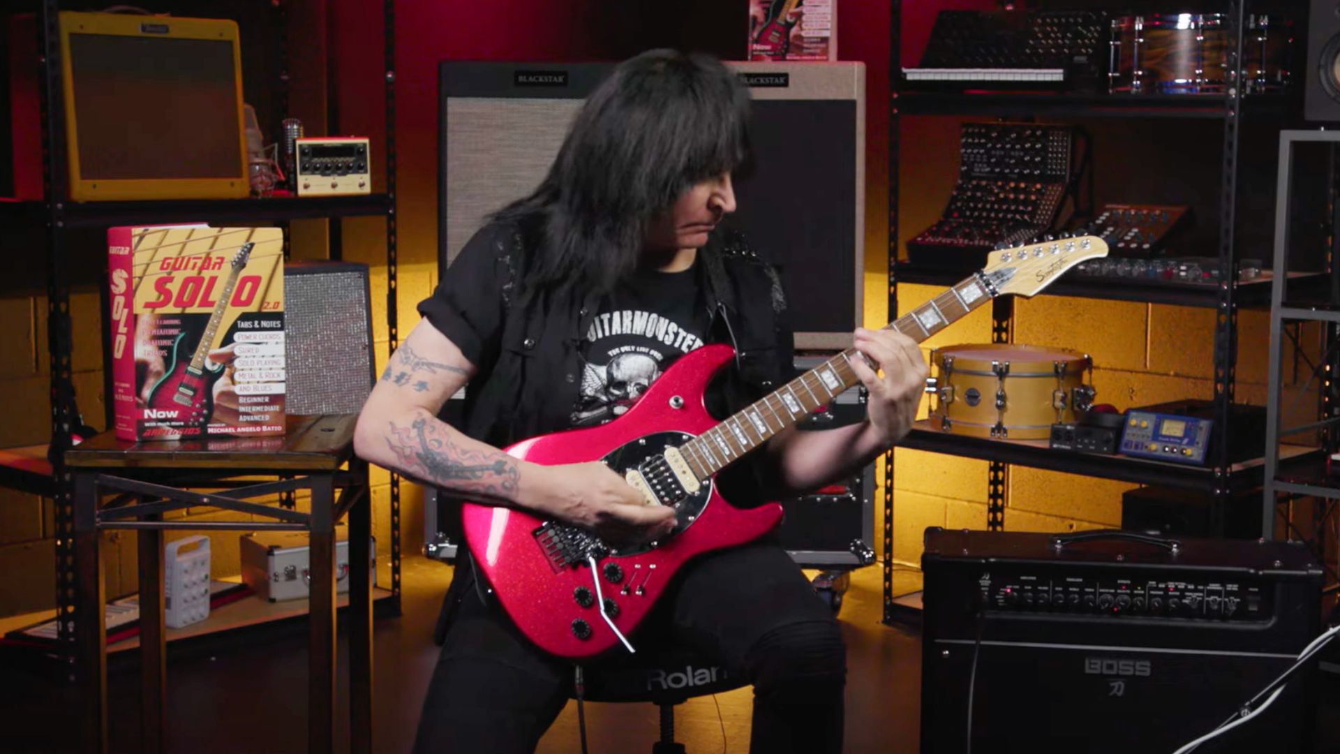 Michael Angelo Batio teaches the circle of fifths for guitar players ...