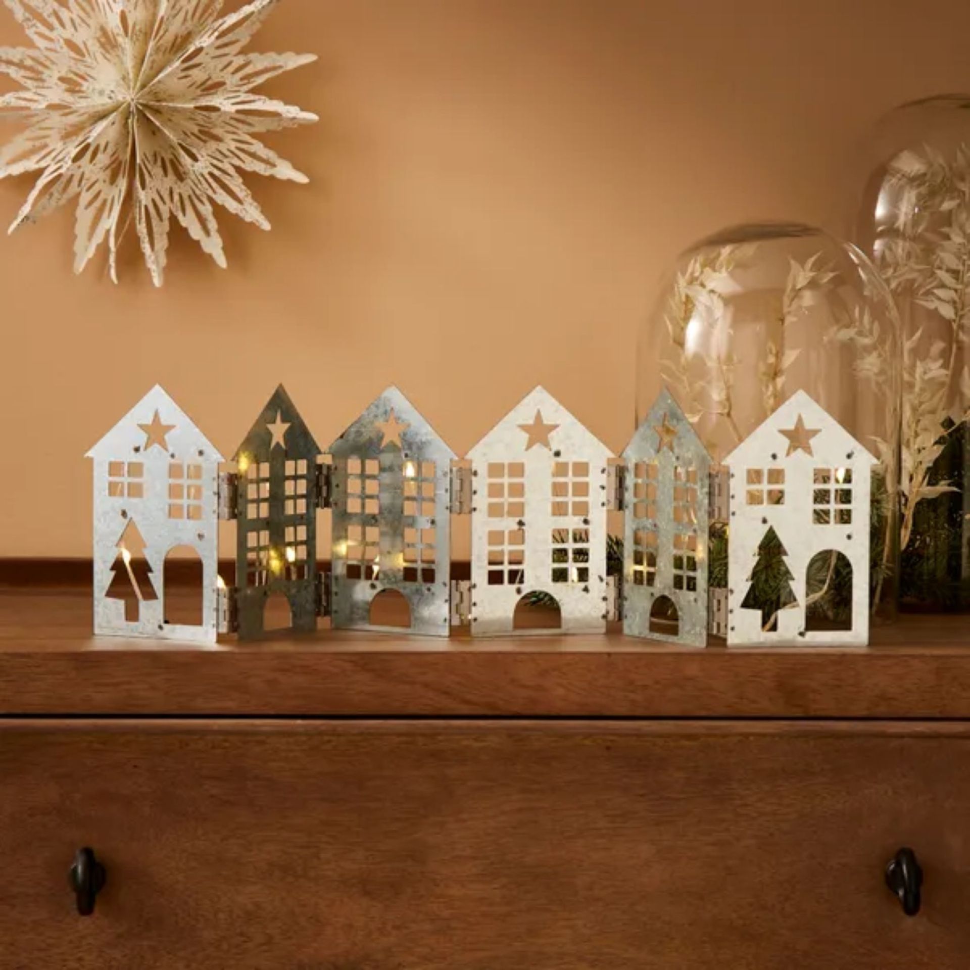 The Christmas light-up house trend is major this year | Ideal Home