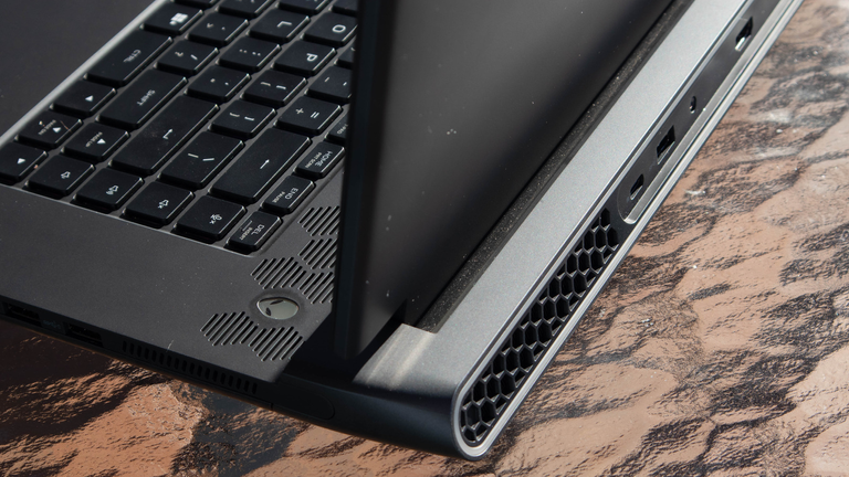 Alienware M17 R5 AMD review: a powerful gaming laptop at a decent price ...