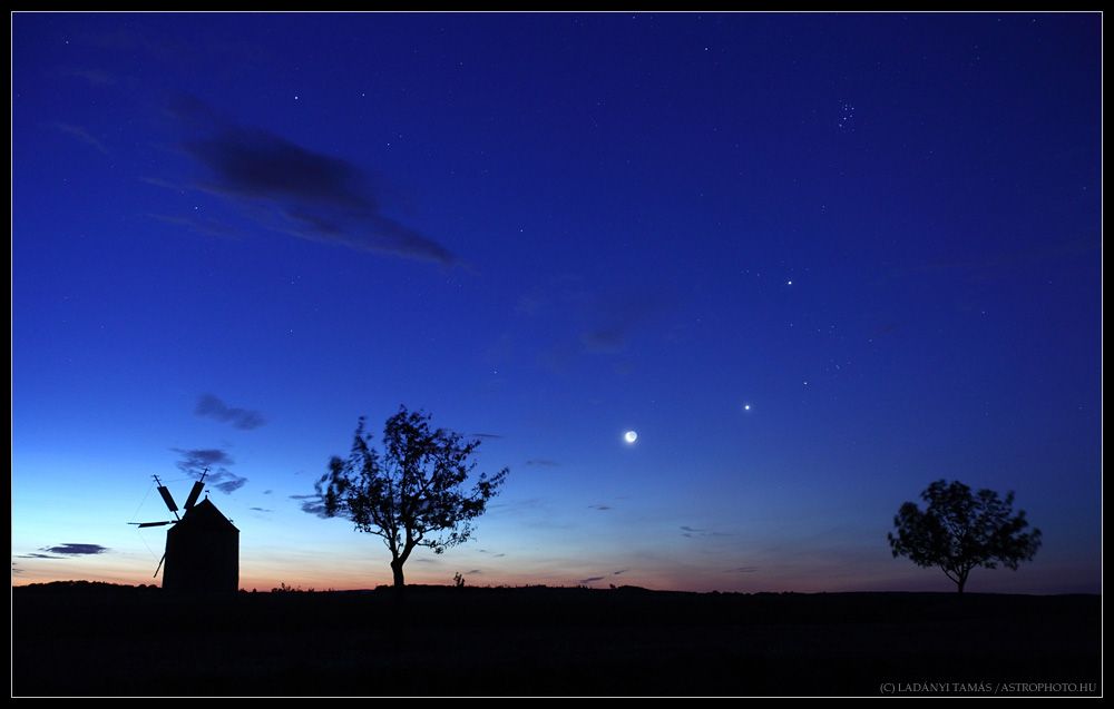 Dazzling Night Sky Over Historic Windmill (Photo) | Space