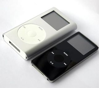 iPod Mini Vs. iPod Nano - Apple iPod Nano: The Smallest MP3 Player with ...