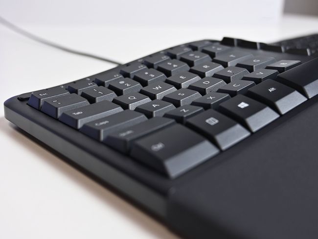 Microsoft Ergonomic Keyboard (2019) review: A worthy, modern evolution ...