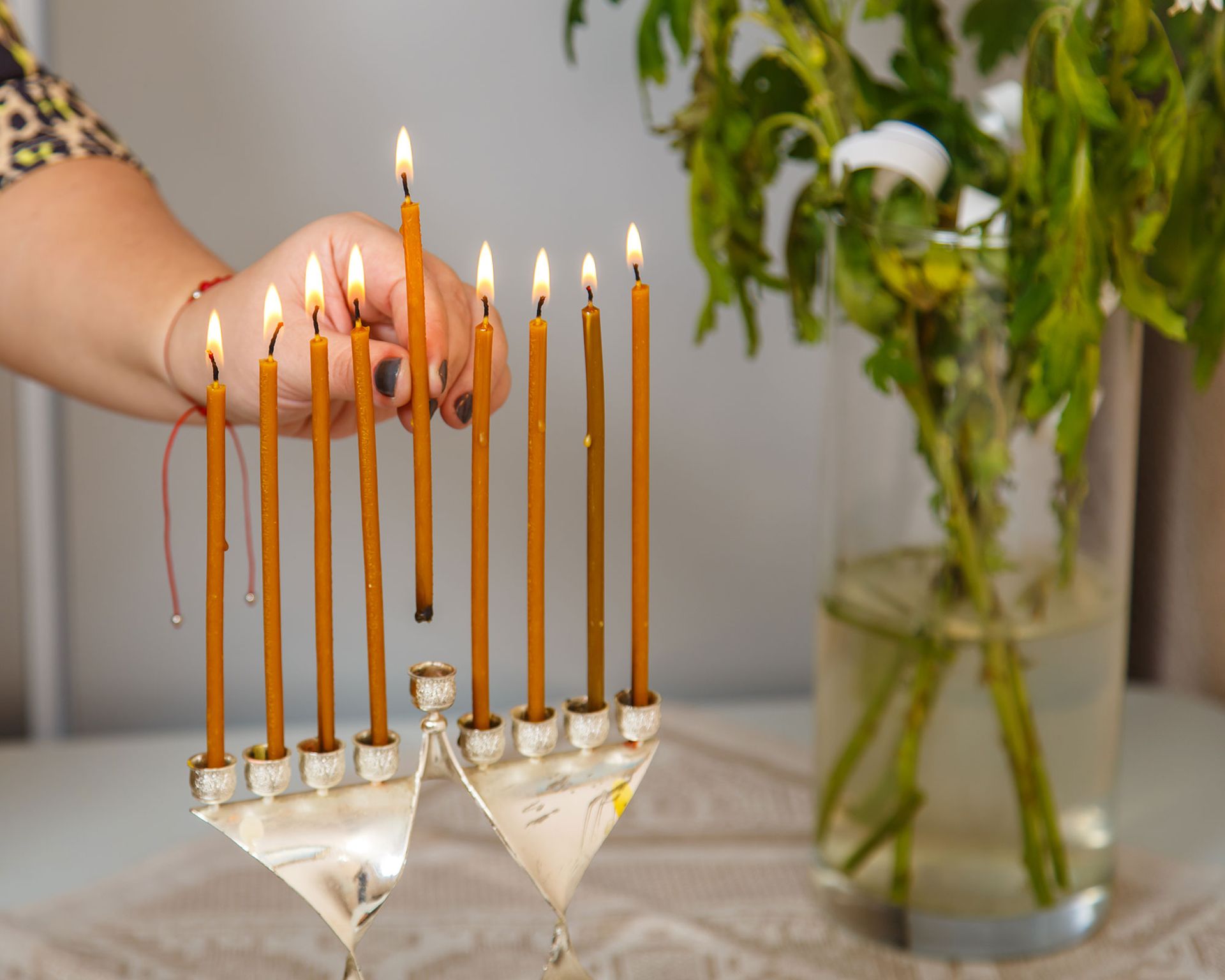 What is a Hanukkah centerpiece? Ideas for the Festival of Lights ...
