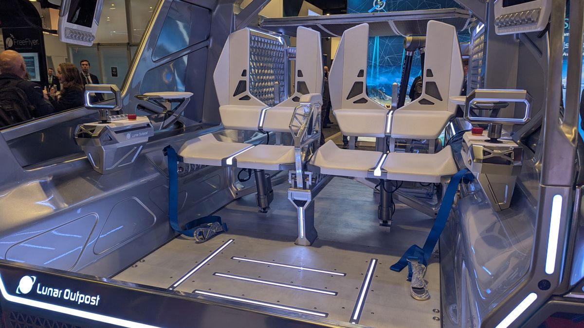 Lunar Outpost unveils sleek new 'Eagle' moon rover (photos) | Space