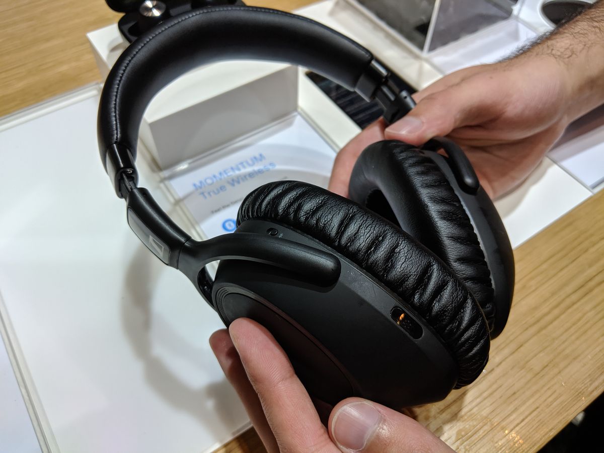 Sennheiser PXC 550-II Wireless Hands-on Review: Solid Comfort, So-So ...