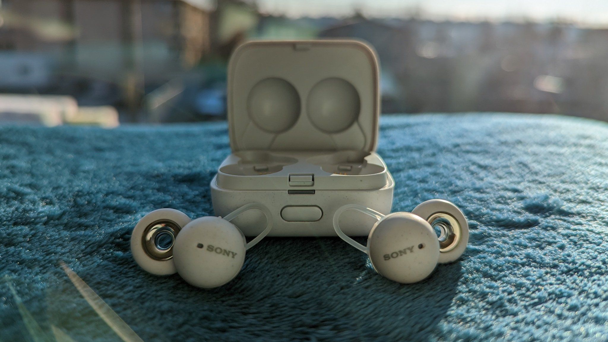 Sony earbuds update makes juggling audio between Bluetooth devices much ...