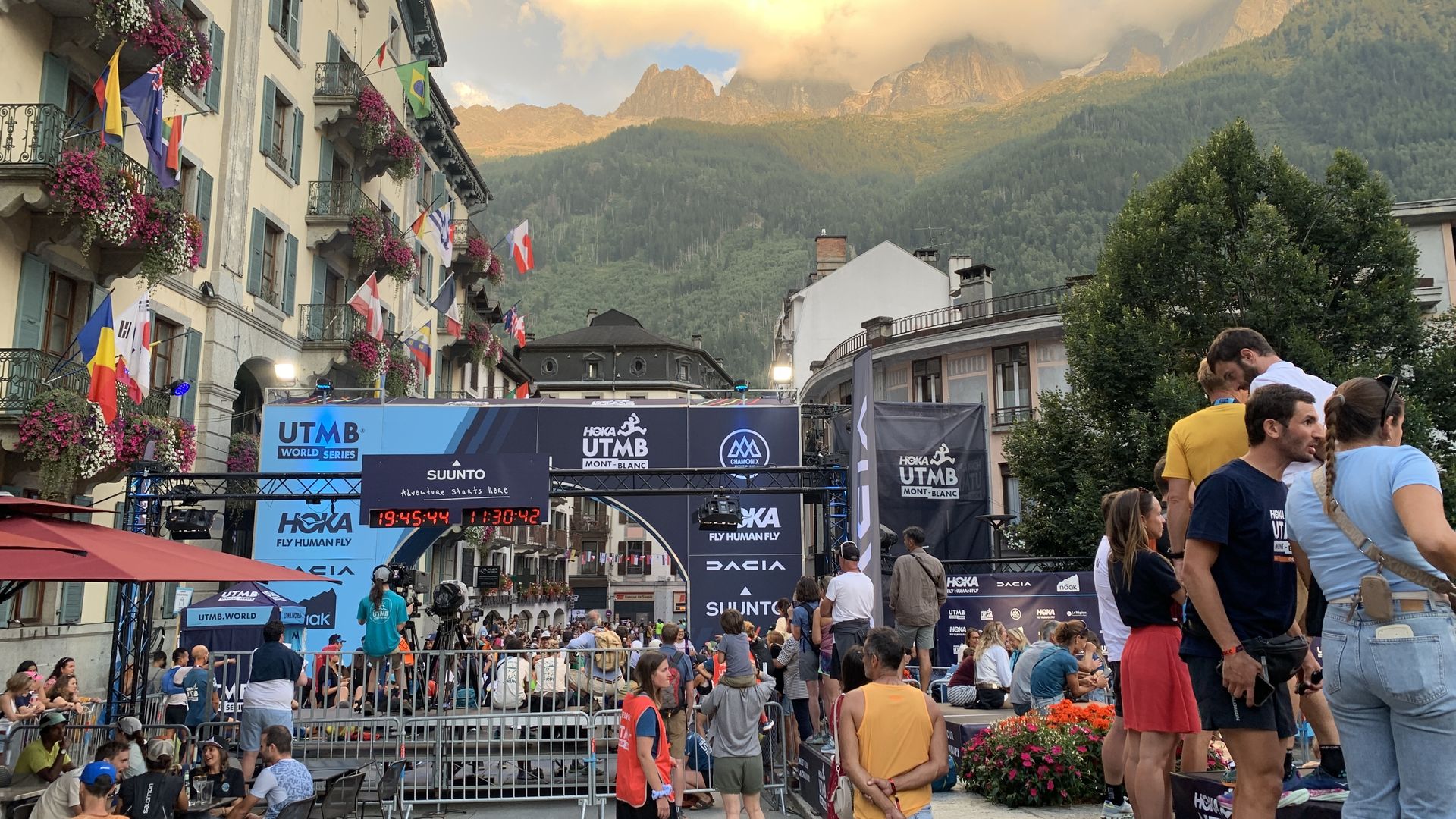 UTMB 2024: We're live at the starting line and history has already been ...
