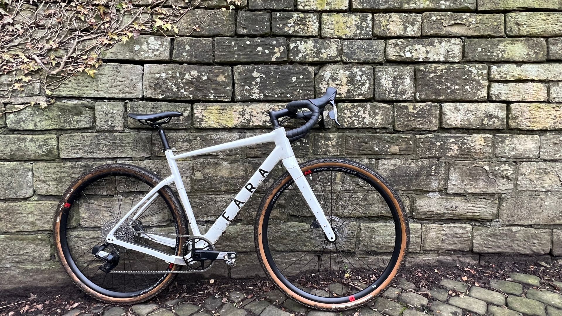 Fara F/Gravel Bike review: comfortable, versatile, with a good turn of ...