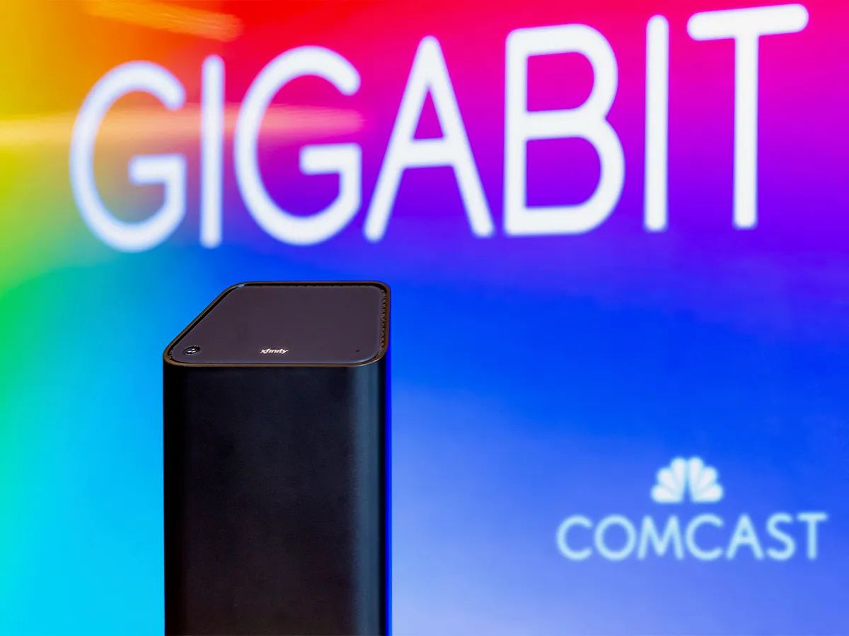 Comcast Now Delivering a Symmetrical 10 Gigs For Its $300 Fiber-Based 'Gigabit Pro' Service ...