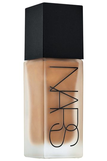 9 Best Foundations for Asian Skin Tones | Marie Claire
