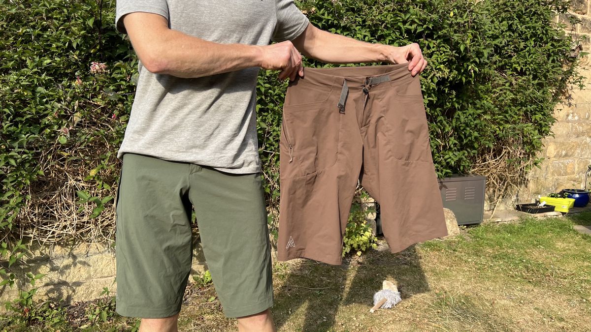 7mesh Slab shorts review – stripped down shredding shorts | Bike Perfect