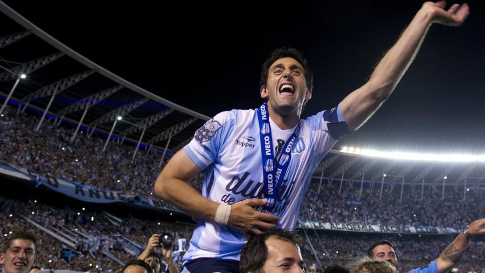 Milito announces end to playing career | FourFourTwo