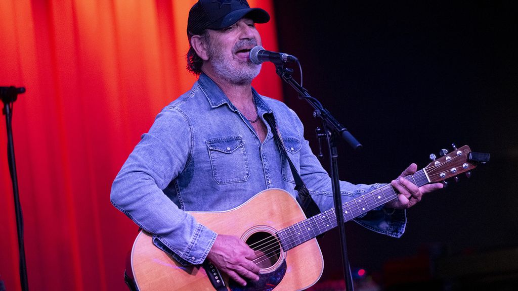 Jason Sinay on jamming with Joe Bonamassa | Guitar World