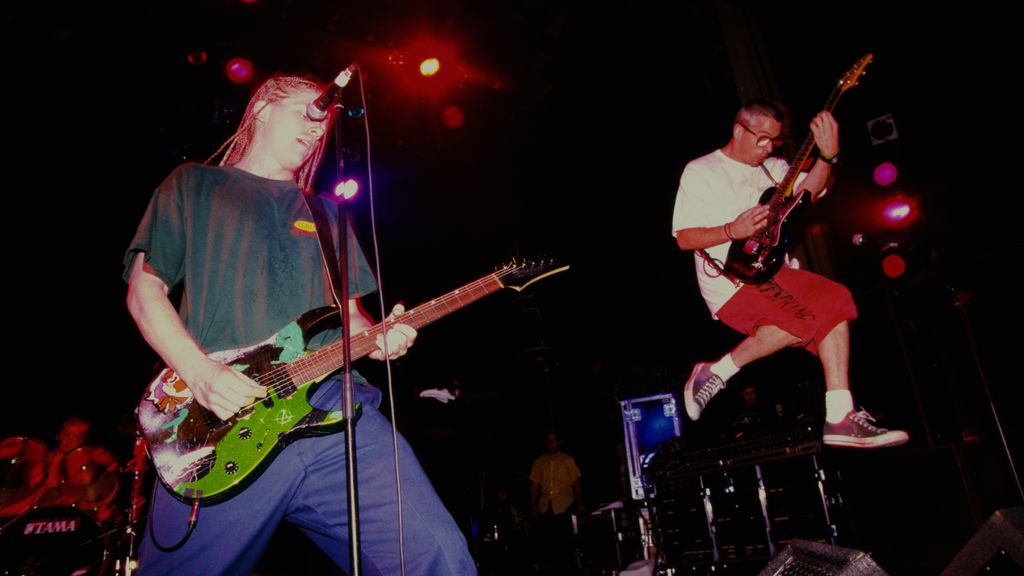 How The Offspring Became One Of The Biggest Punk Bands In The World ...