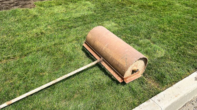Does Lawn Rolling Work: Lawn Rolling Benefits And Drawbacks | Gardening ...