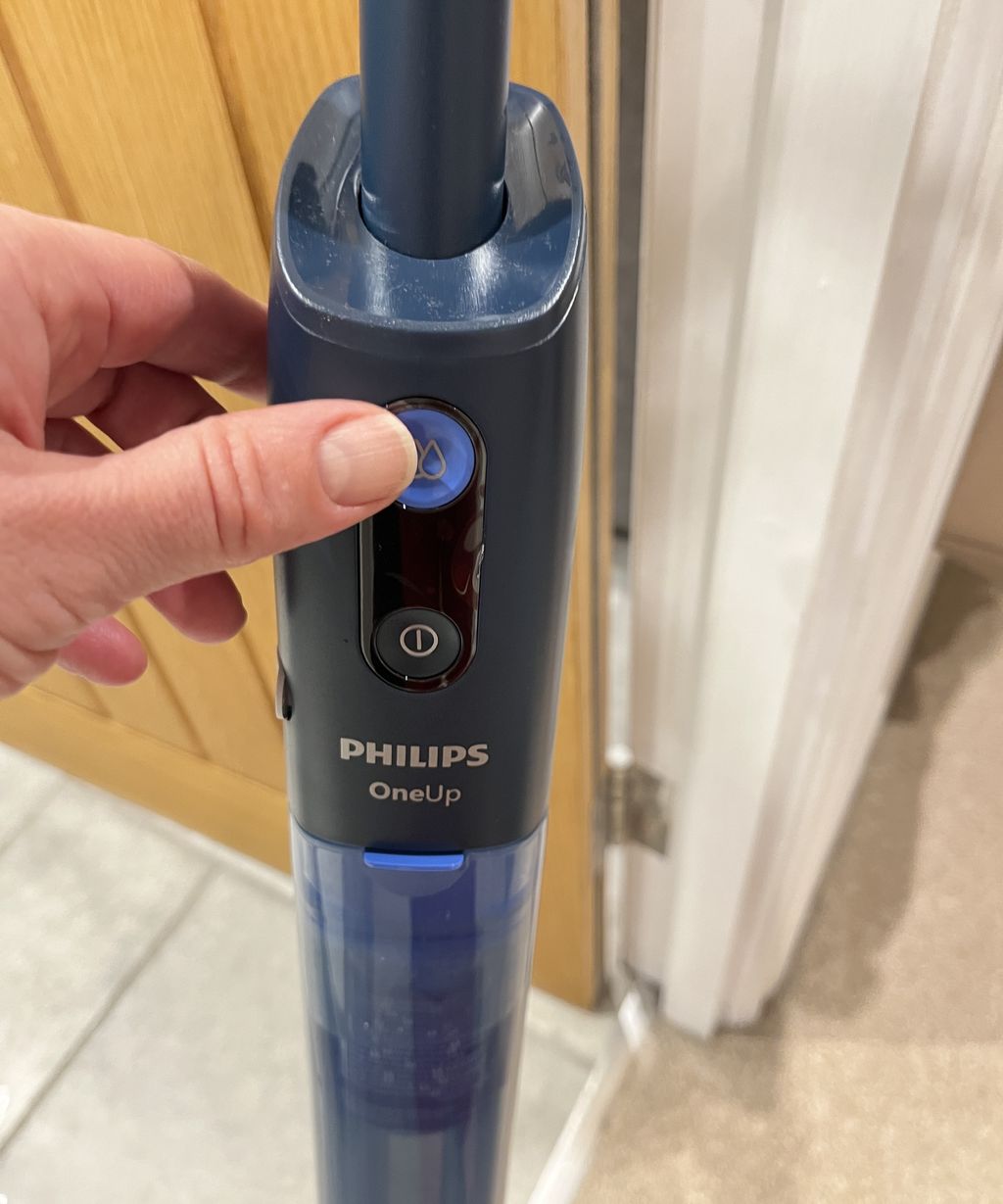 I tested the Philips OneUP 5000 Series Electric Mop | Homebuilding