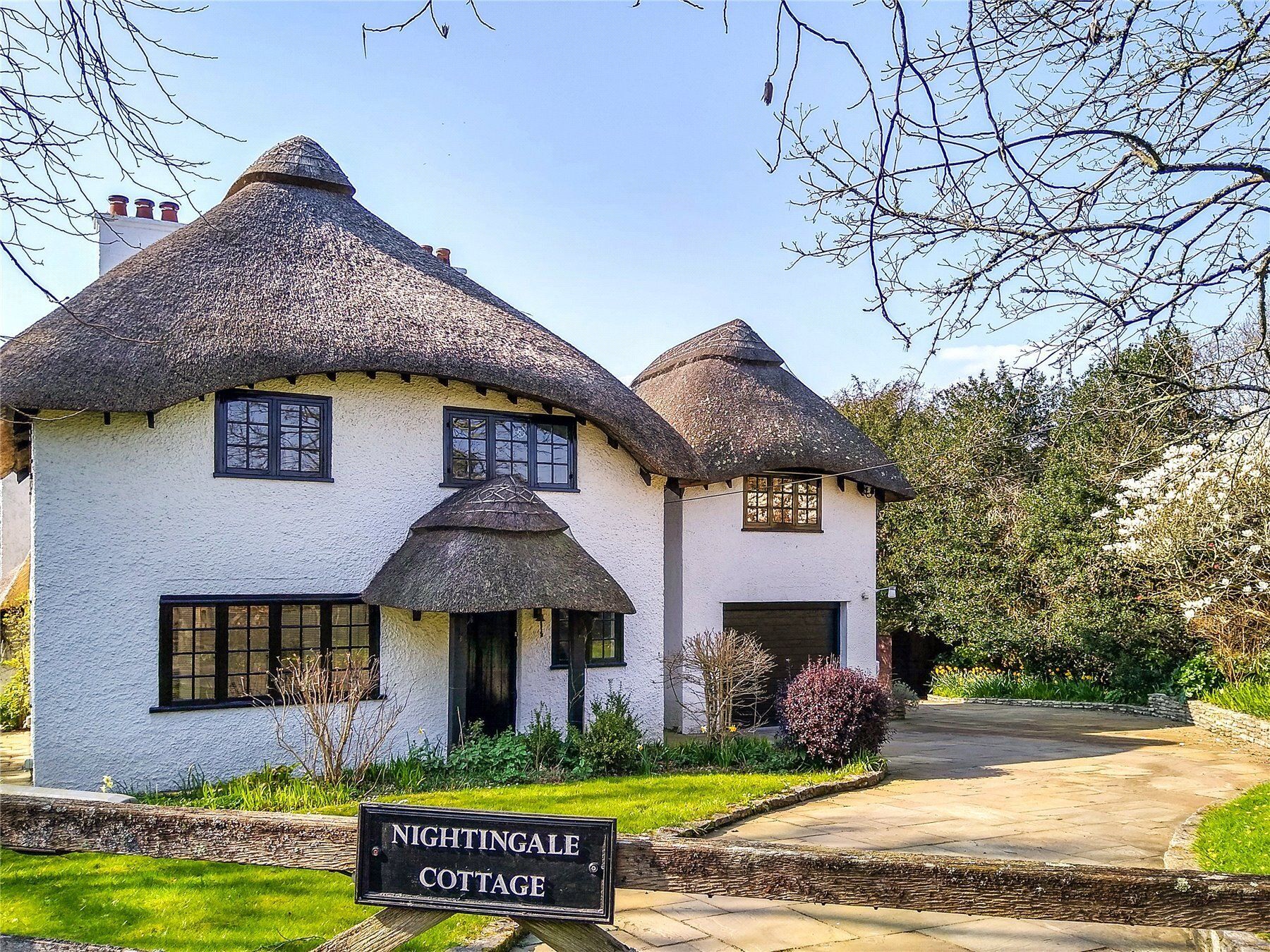 A delightful 17th century thatched cottage for sale in a magical corner ...