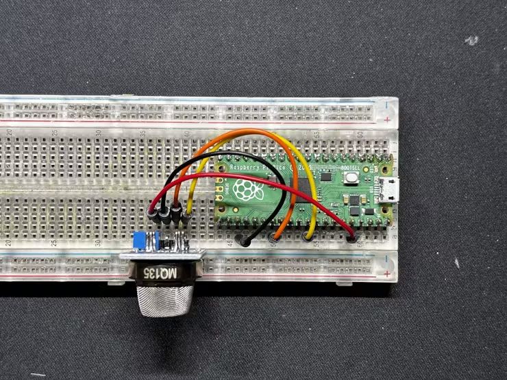 Monitor air quality on the go with the Raspberry Pi Pico 2 | Tom's Hardware