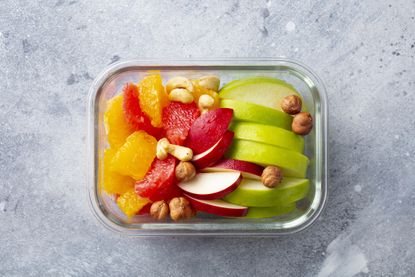 10 healthy snack ideas that a nutritionist regularly eats (and ...