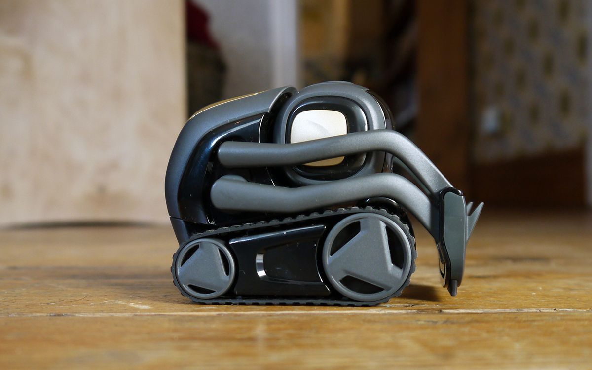 Anki Vector Review: A Bot With a Big Brain but Small Ambitions | Tom's ...