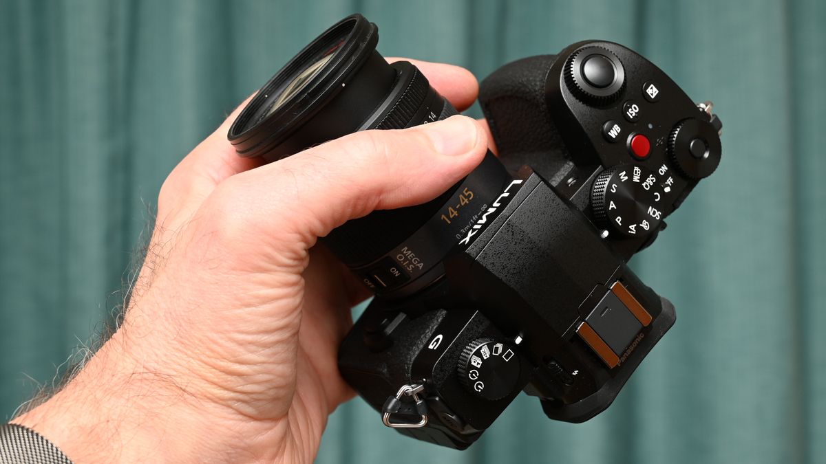 Panasonic Lumix G97 review: a new Micro Four Thirds camera that feels ...