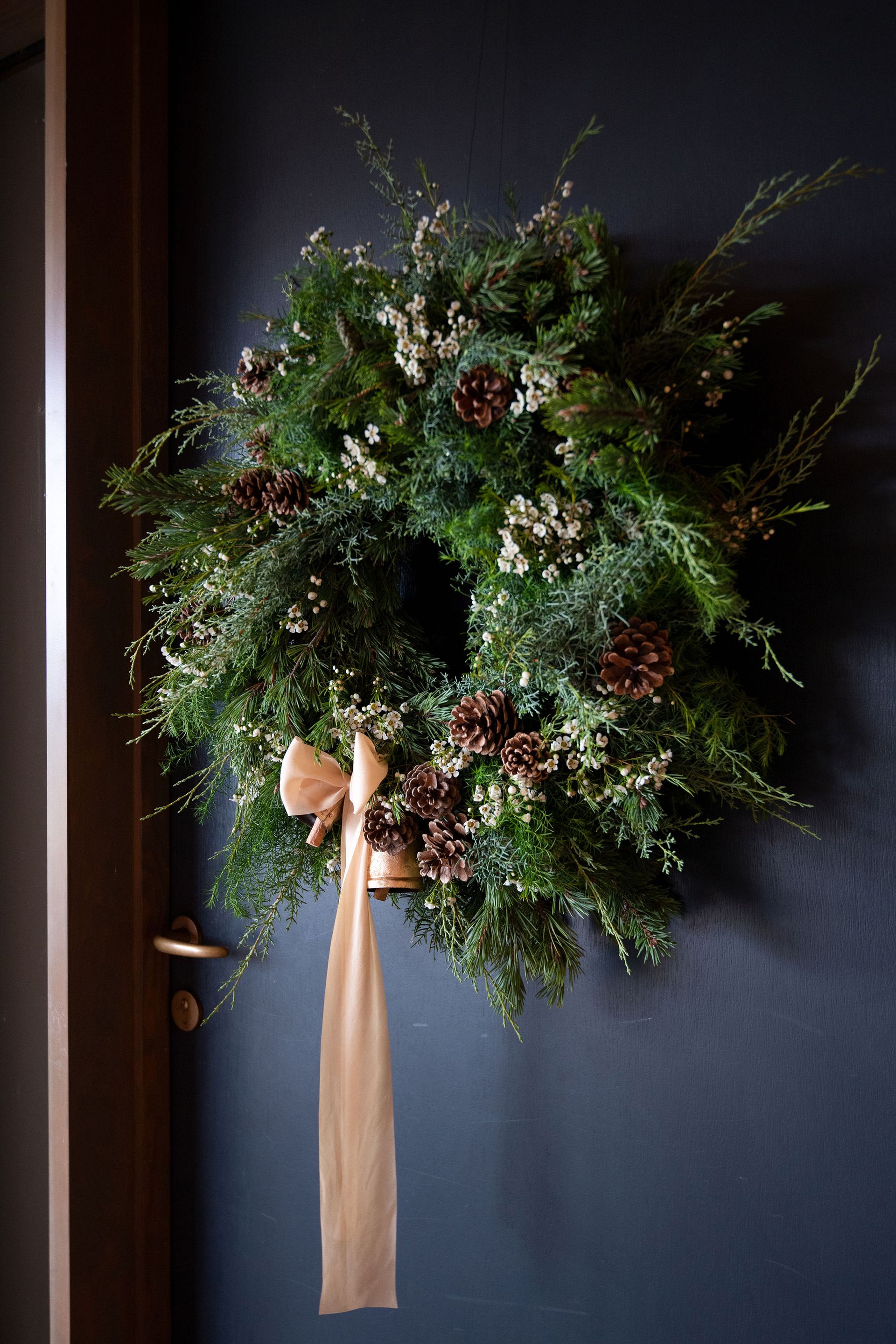 Christmas foliage ideas: 45 ways to adorn your home with festive ...