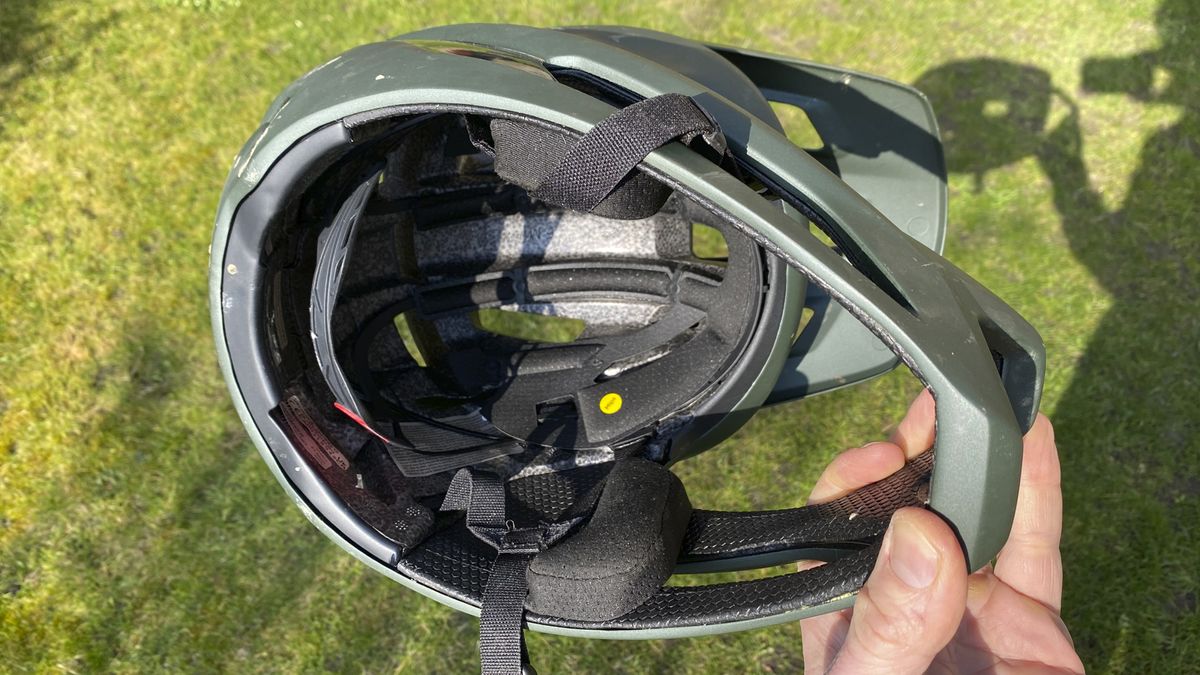 Specialized Gambit full-face helmet review: a lightweight option with ...