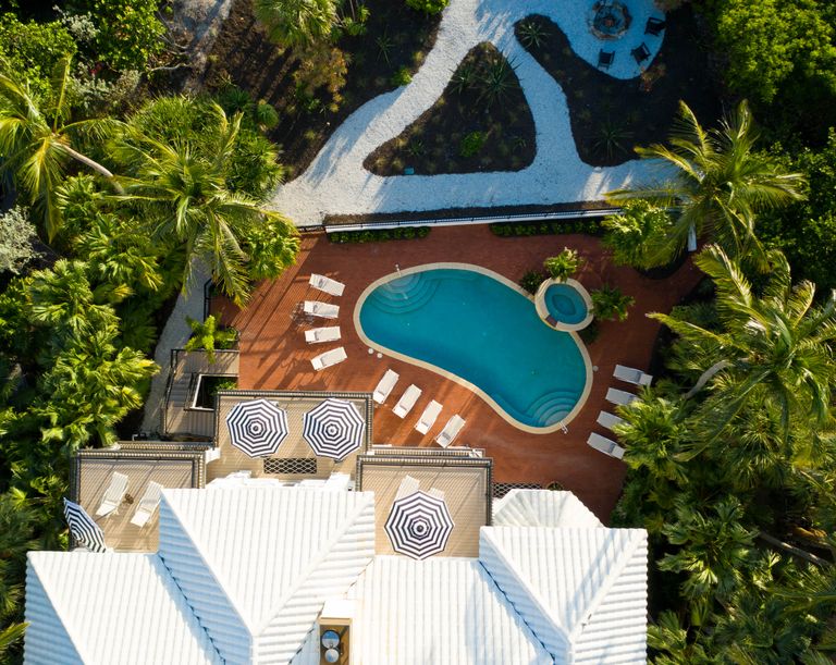 Pool patio ideas: 15 ways to create a fabulous poolscape | Homes and ...