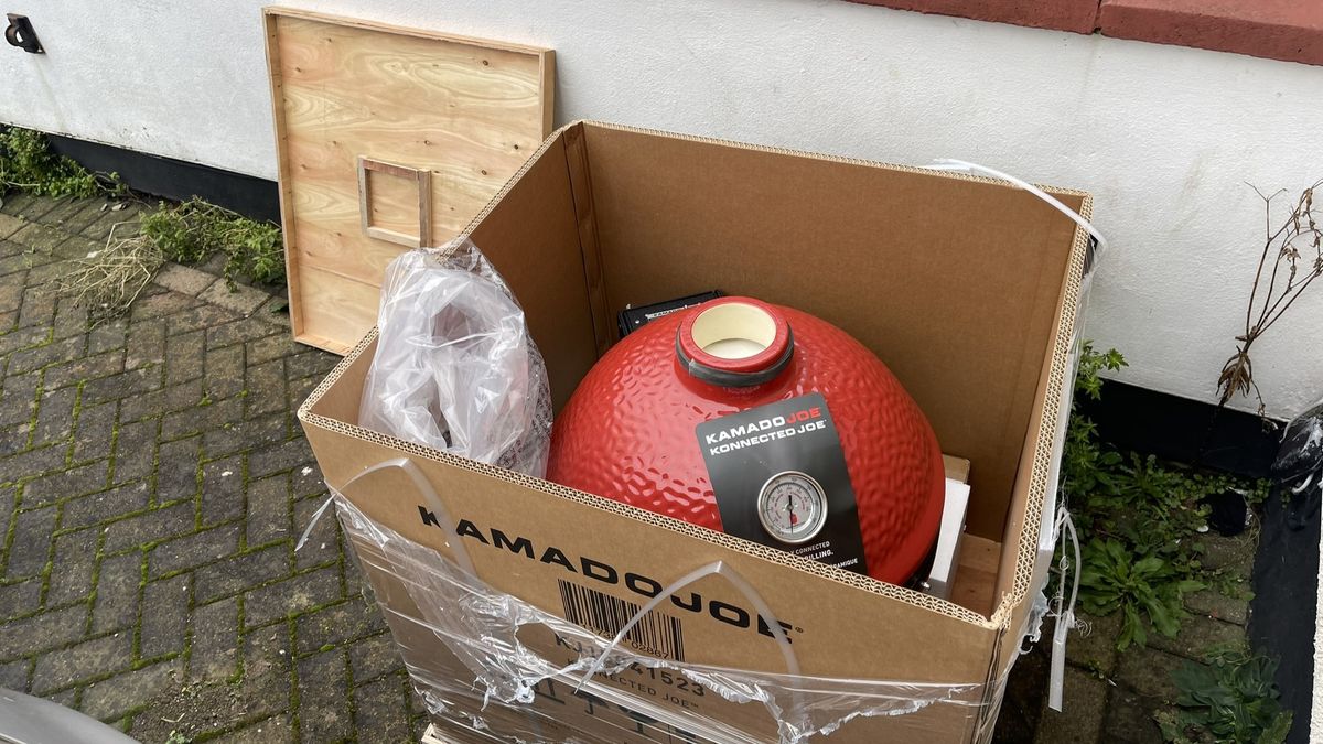 Kamado Joe Konnected Joe Digital Charcoal Grill review | Top Ten Reviews