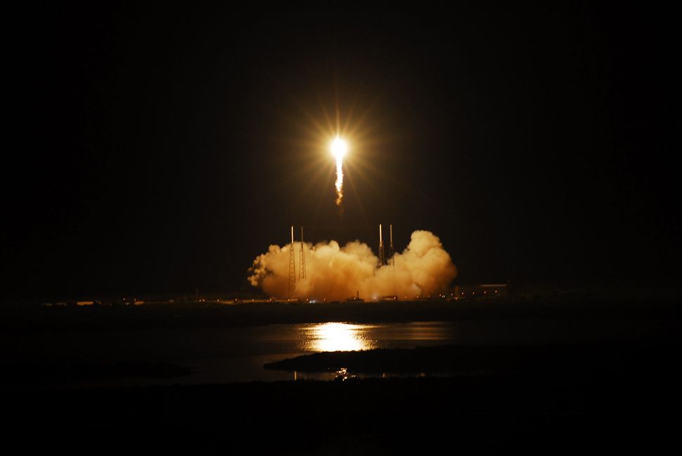 SpaceX Private Rocket Launch Boosts Commercial Space Plans | Space