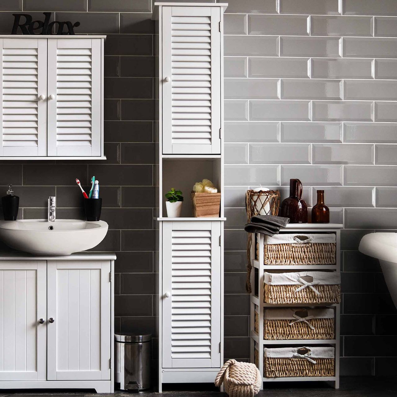 27 decluttering jobs you must do if you want to sell your home | Real Homes