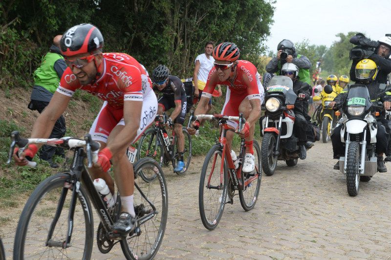 Nacer Bouhanni crashes out of the Tour de France | Cyclingnews