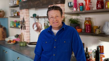 Jamie's One-Pan Wonders: air date, recipes, interview, more | What to Watch