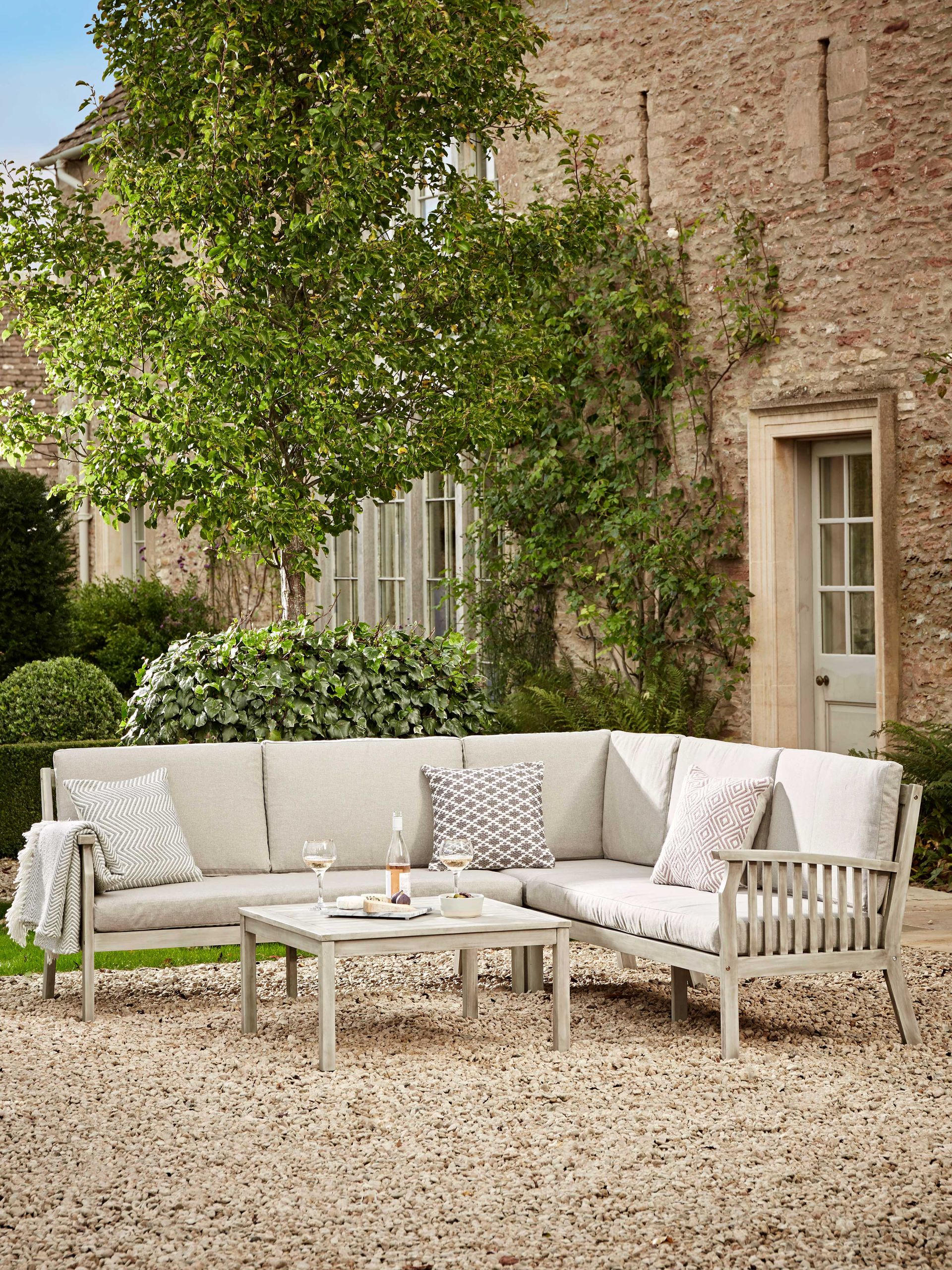 Outdoor seating ideas: 15 stunning designs to help you sit back in ...