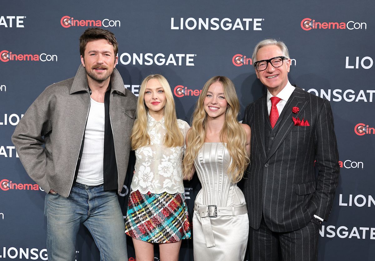 Sydney Sweeney Wore A Gorgeous Corseted Dress When The Housemaid ...