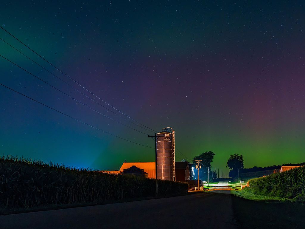 Surprise solar storm sparks stunning auroras across the US (photos) | Space