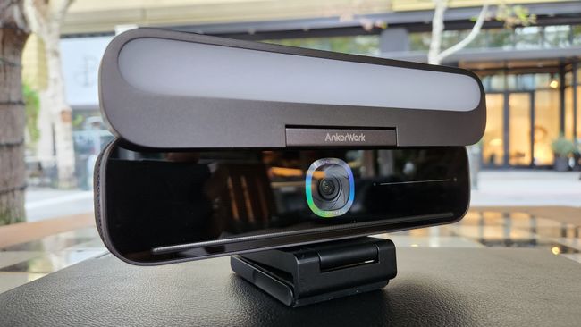 Microsoft Modern Webcam review: This $55 webcam makes you look good ...
