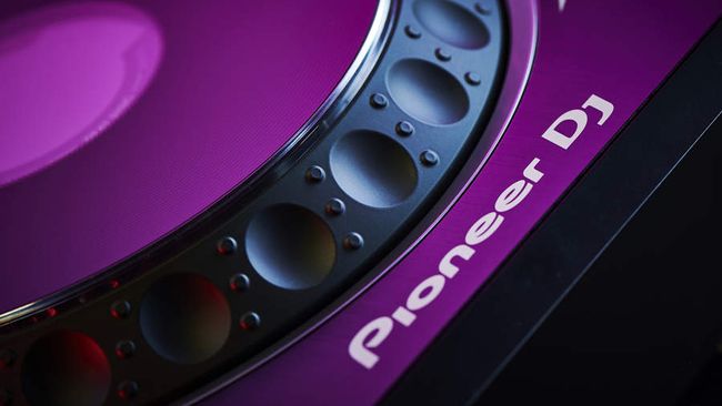 Best Pioneer DJ controllers: our pick of Pioneer DJing tools to suit ...