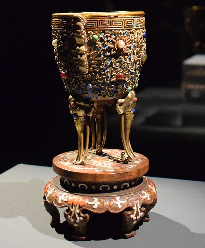 In Focus: The gleaming cups made from gold and kingfisher feathers at ...