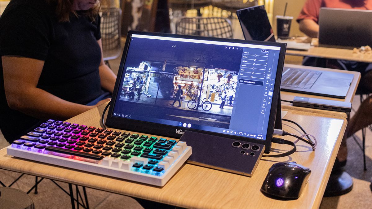 I replaced my laptop with Samsung Dex. Here’s what happened. | Laptop Mag