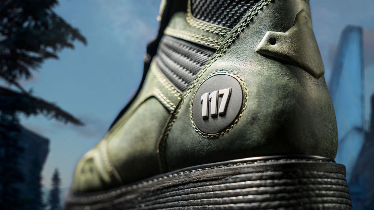 These pricey Halo boots let you step into the shoes of Master Chief ...