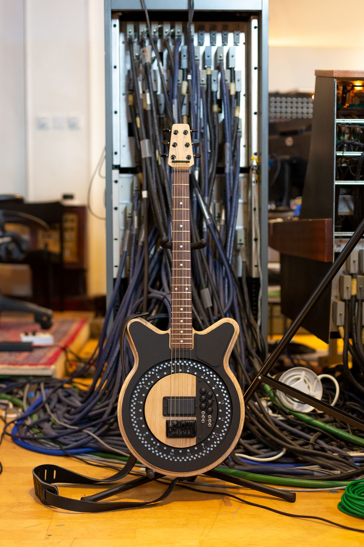 Meet Circle Guitar, the 250BPM robo-plucker in a six-string | MusicRadar