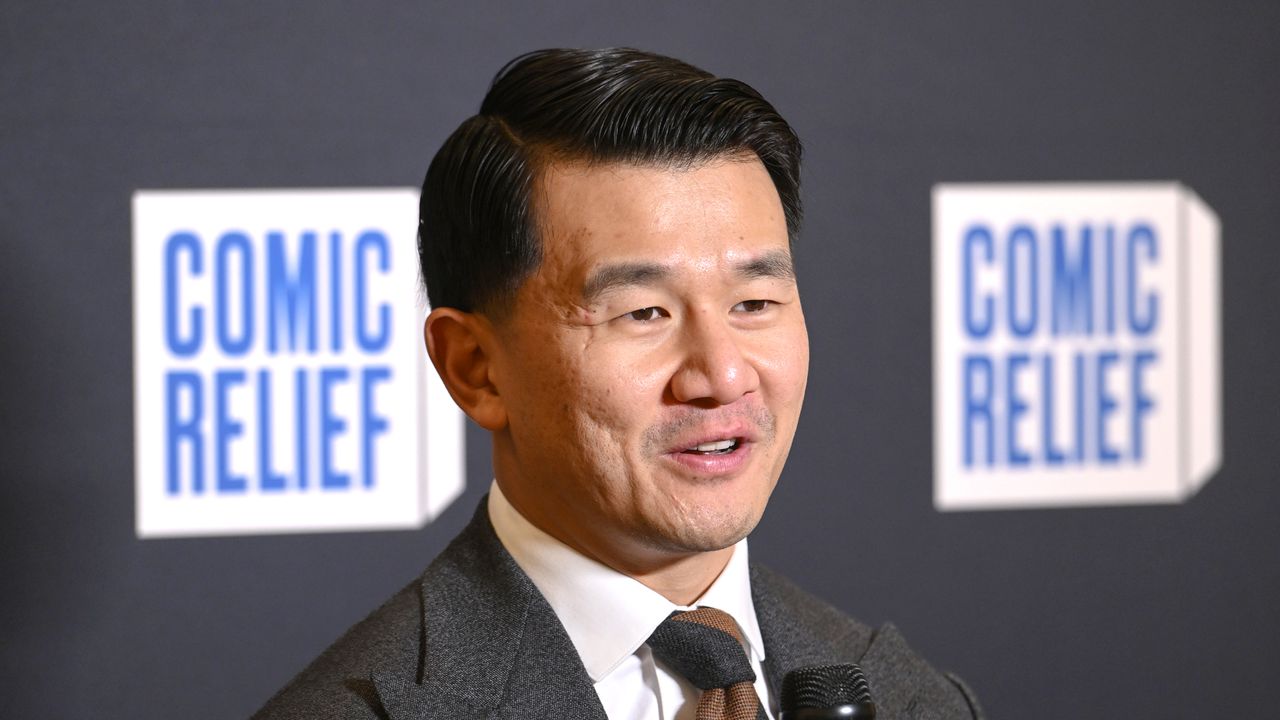 Comedian Ronny Chieng says 'AI is just gonna end up…