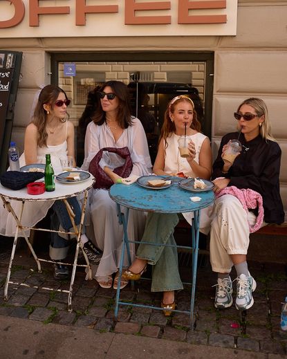 8 Major Fashion Trends Dividing Gen Z and Millennials This Autumn | Who ...