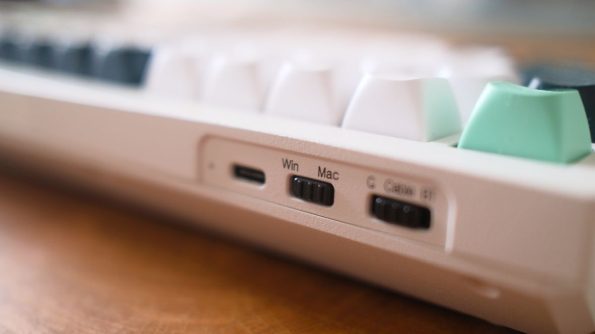 The Keychron Q1 HE is an incredibly versatile mechanical keyboard that ...