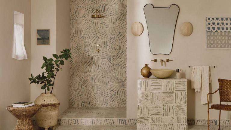 5 best Benjamin Moore colors for bathrooms, say designers | Homes and ...
