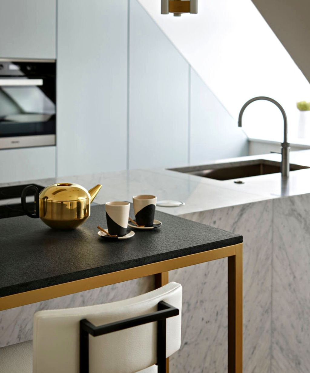 How to mix metals: expert tips for combining finishes perfectly | Homes ...