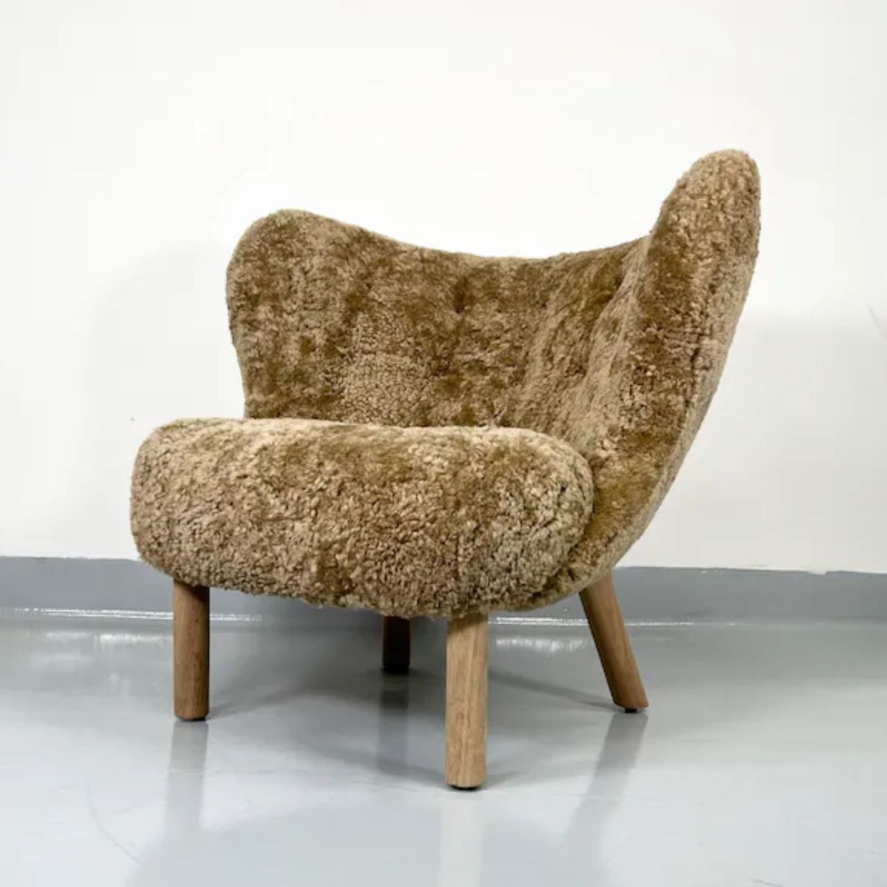 Best shearling chairs: a style editor's favorites | Homes and Gardens