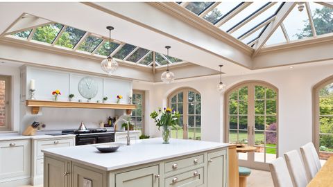 10 beautiful glass kitchen extensions for all homes and budgets ...