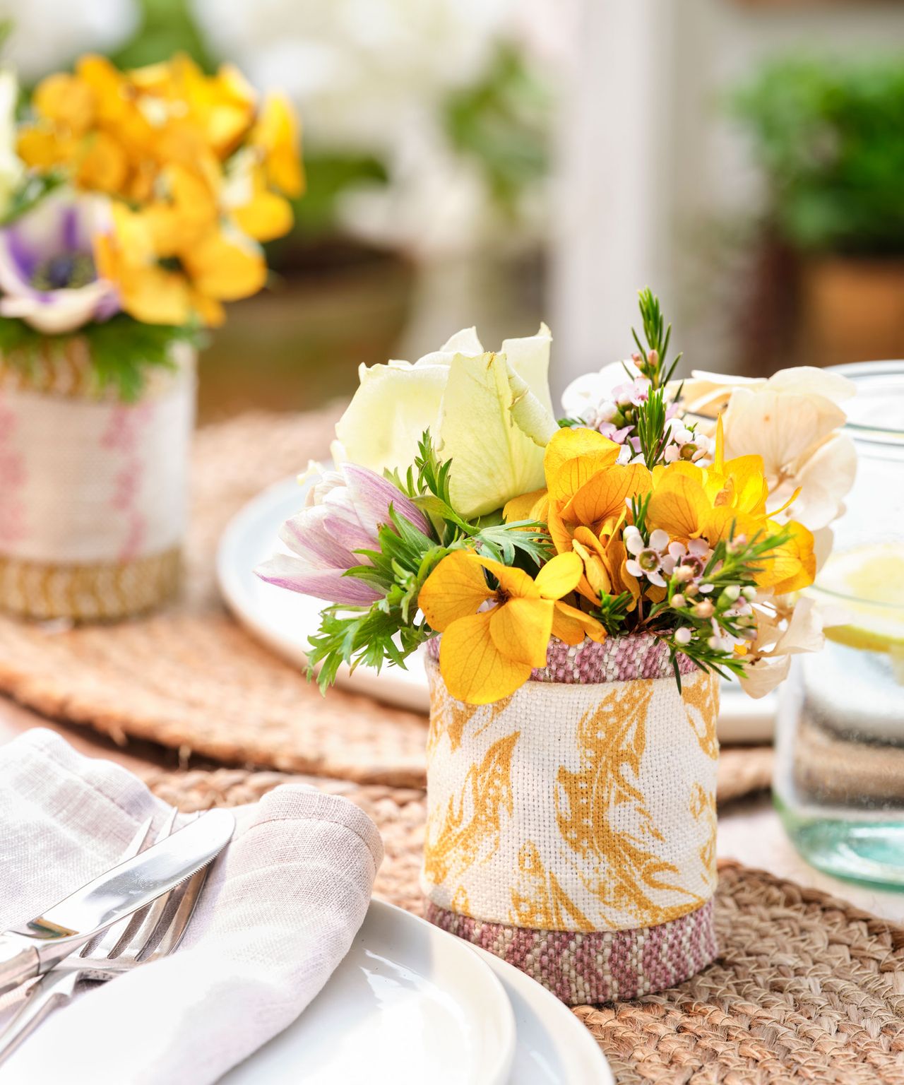 Decorating with flowers: 10 flower decorating ideas | Homes and Gardens
